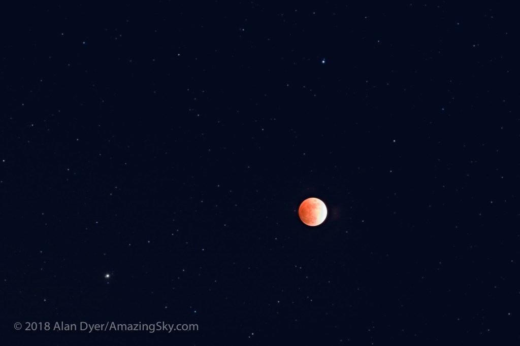 Photographing the Total Eclipse of the Moon – The Amazing Sky
