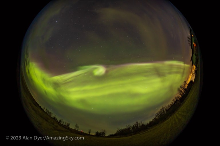 The Great April Aurora – The Amazing Sky