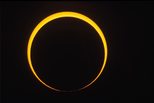 How To Photograph the Solar Eclipses – The Amazing Sky
