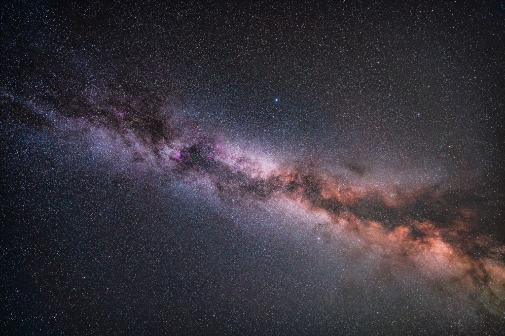 Testing Wide-Angle Lenses on Nikon Z for Astrophotography – The Amazing Sky